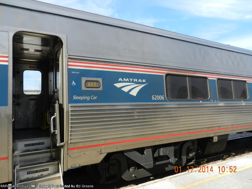 2014-01-17 Amtrak 91 Silver Star Southbound Station Stop
